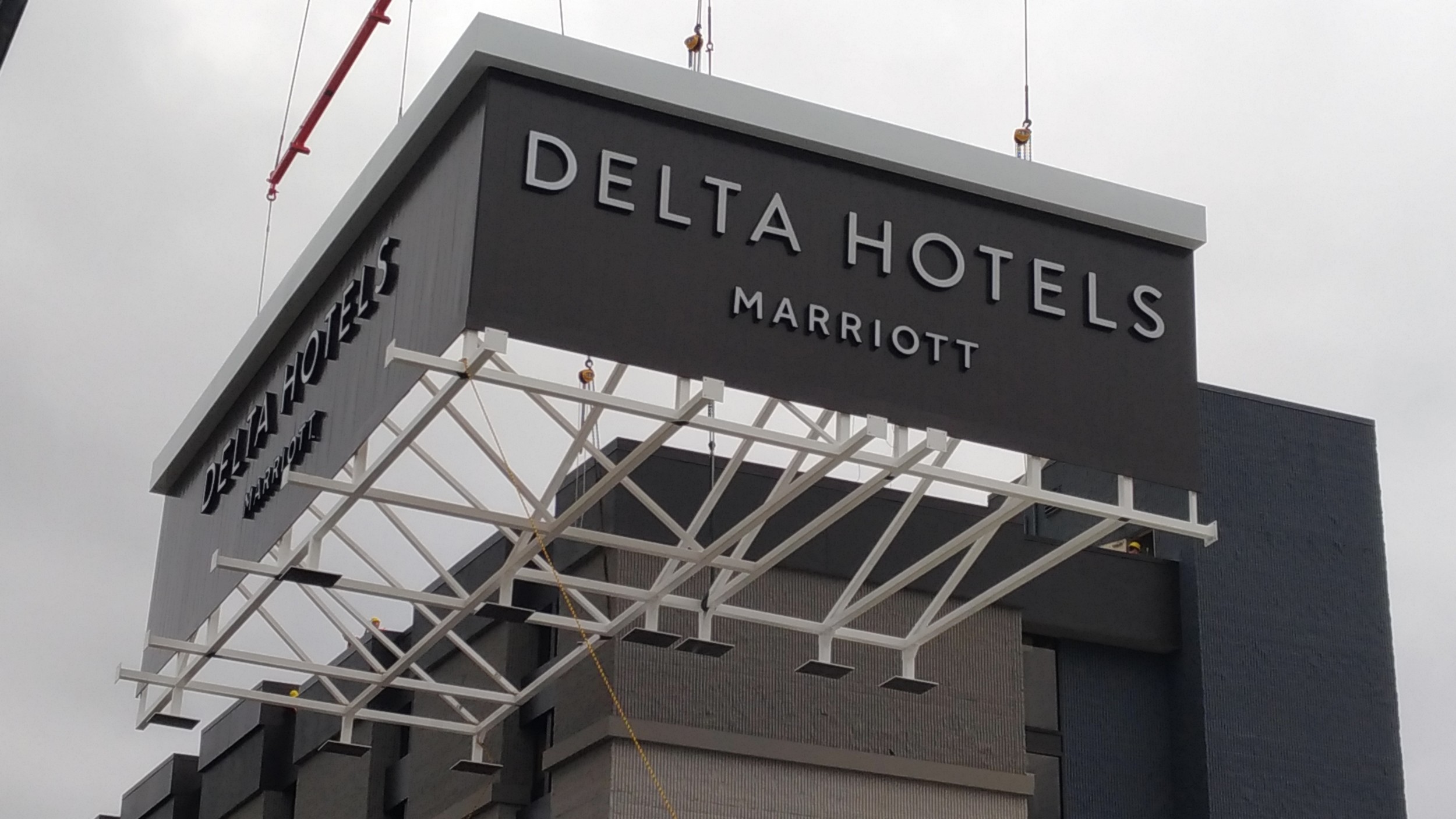 Everett Delta Marriott Marquee - Aalbu Brothers