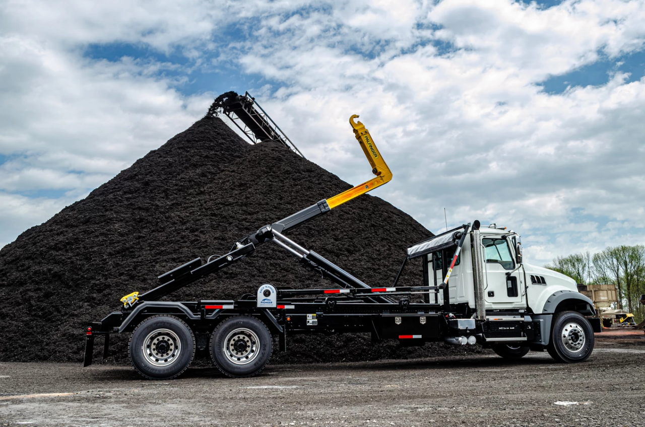 Hook Lifts - Aalbu Brothers